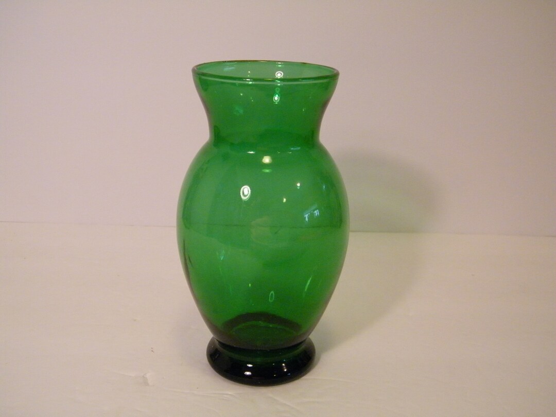 Emerald Green Glass Vase, Vintage Mid Size Vase for Small Bouquet, 6.5 ...