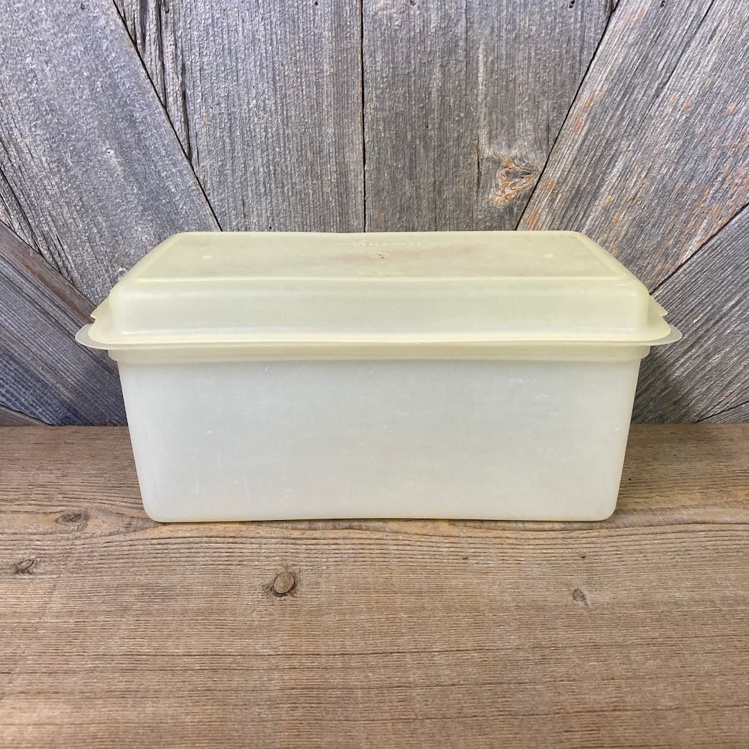 Vintage Tupperware Bread Keeper Bread Box Storage Container Plastic ...