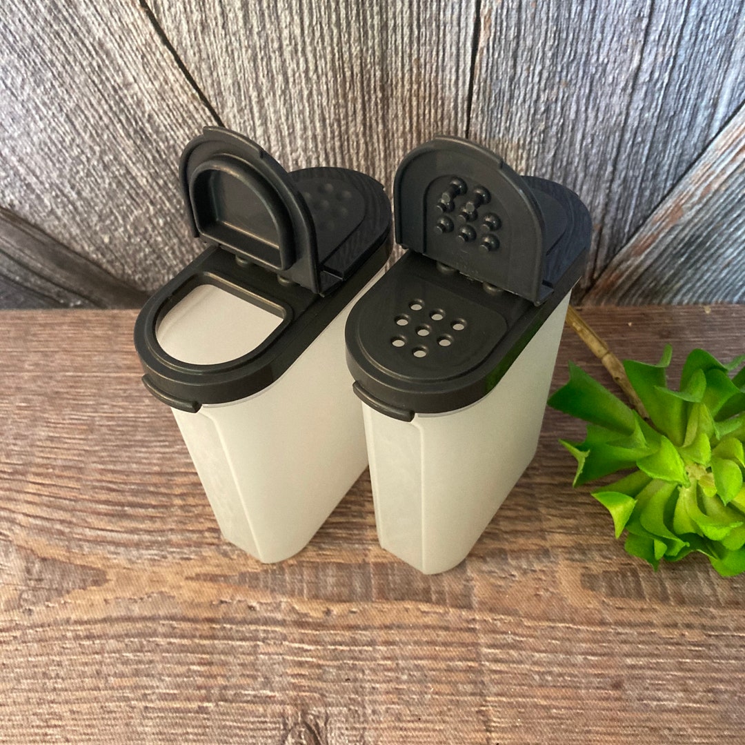 2 Vintage Tupperware Spice Jars Shakers Keeper Plastic Tupper Ware ...