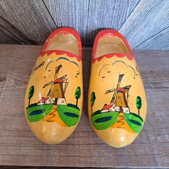 vintage dutch wooden shoes - Gem
