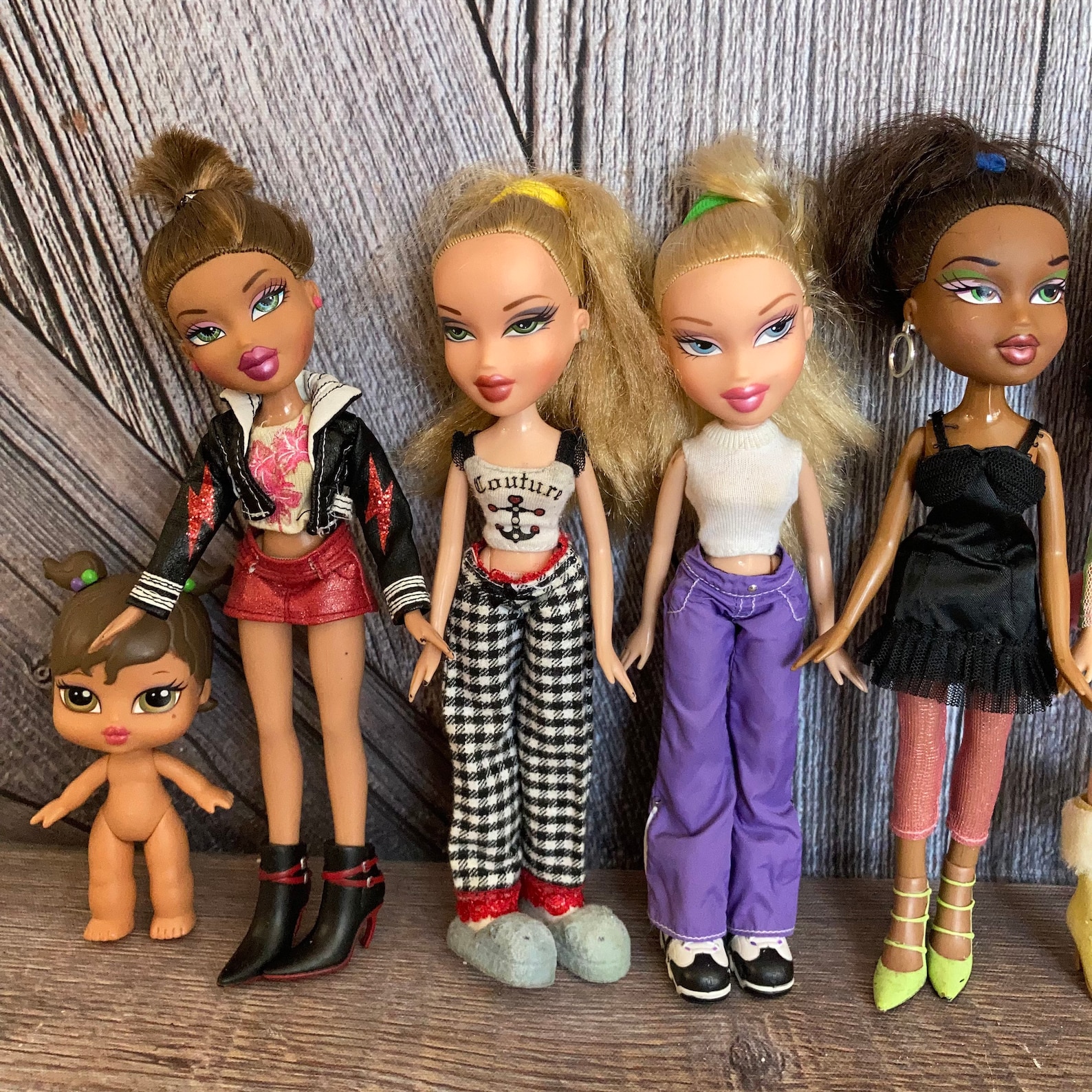 Vintage Bratz Lot With 10 Dolls, Clothes, Shoes, Accessories Bratz Doll ...