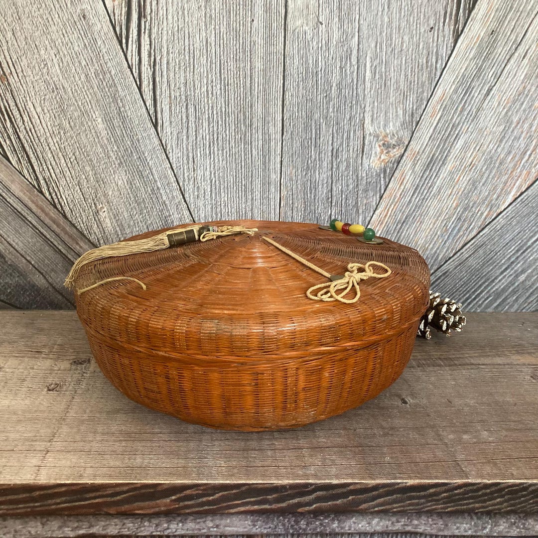 Vintage Sewing Basket, Vintage Wicker Basket for Use or Display ...