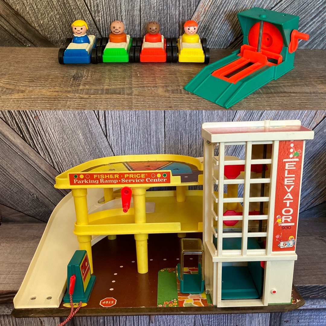 Vintage Fisher Price Parking Ramp Service Center Garage 930 COMPLETE ...
