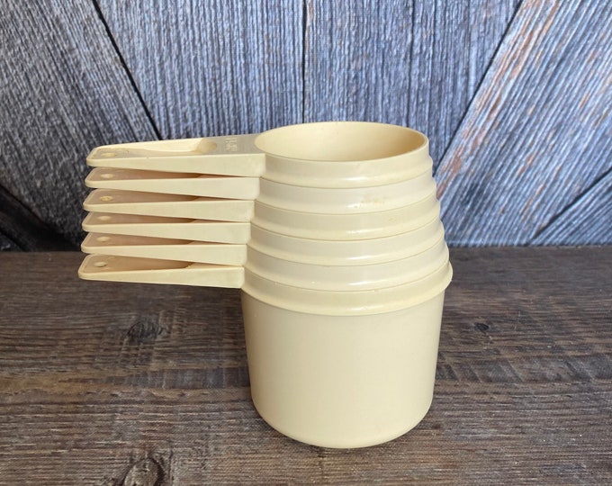 Vintage Tupperware Measuring Cups {plastic Tupper Ware Measuring Cup ...