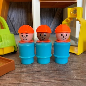 Vintage Fisher Price Lift and Load Depot 99% COMPLETE {play Family 942 ...