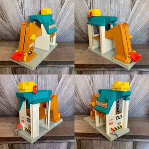 Vintage Fisher Price Lift and Load Depot 99% COMPLETE {play Family 942 ...