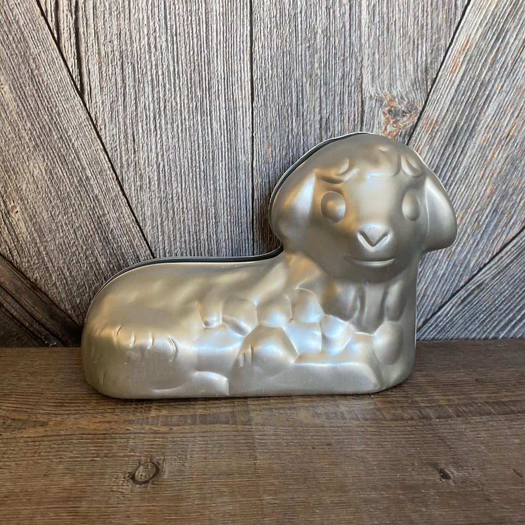 Vintage Lamb Cake Pan vintage Easter Lamb Metal Cake Pan Aluminum Lamb ...