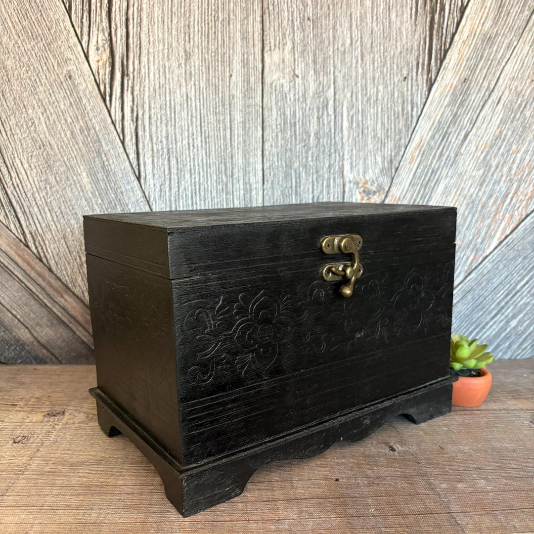 Vintage Embossed Wooden Tea Chest Caddy With Flocked Interior and ...