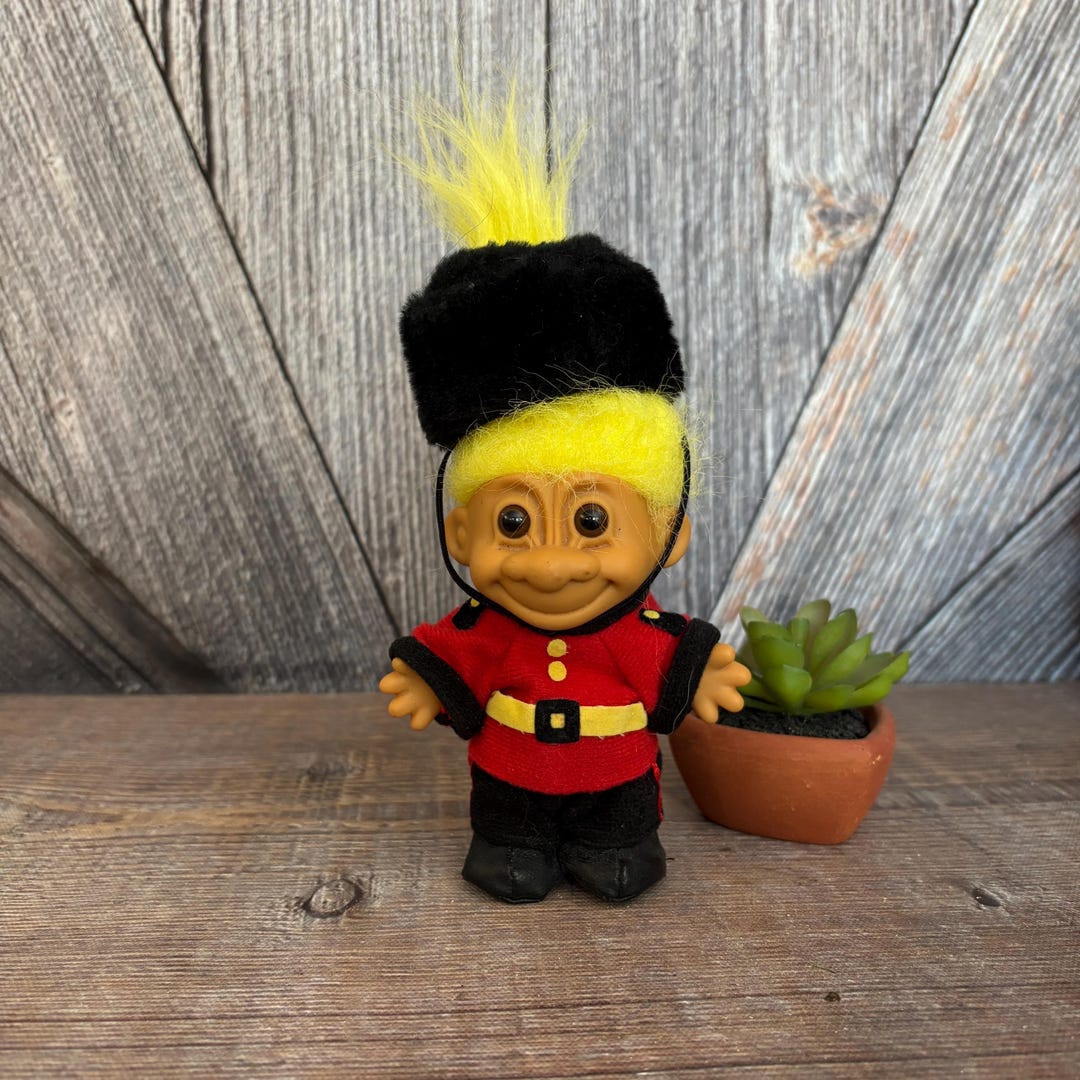 Vintage British Troll Doll London England Troll Royal Guard Russ Berrie ...