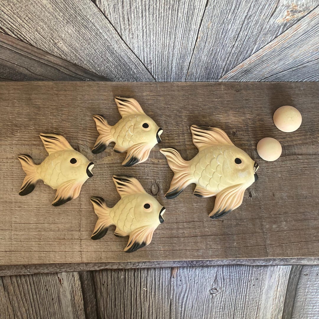 4 Plaster Fish Chalkware Wall Hanging 1960's Pink and Black With ...
