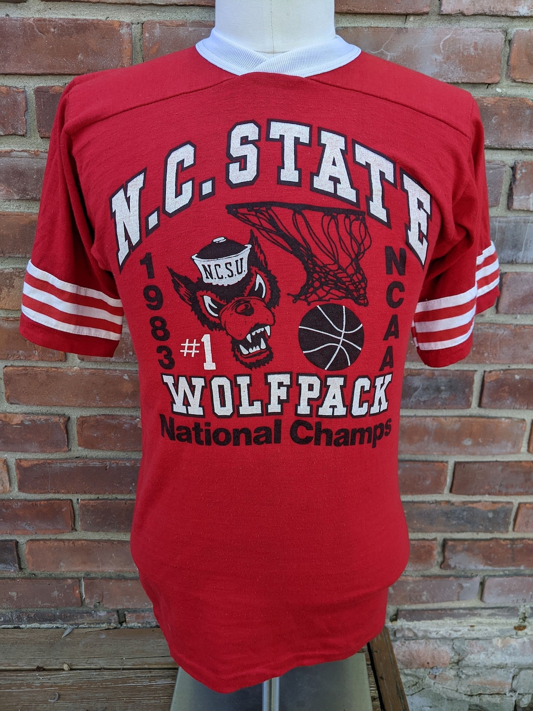 Vintage 1983 NC State Wolfpack National Champs T Shirt / Small ...