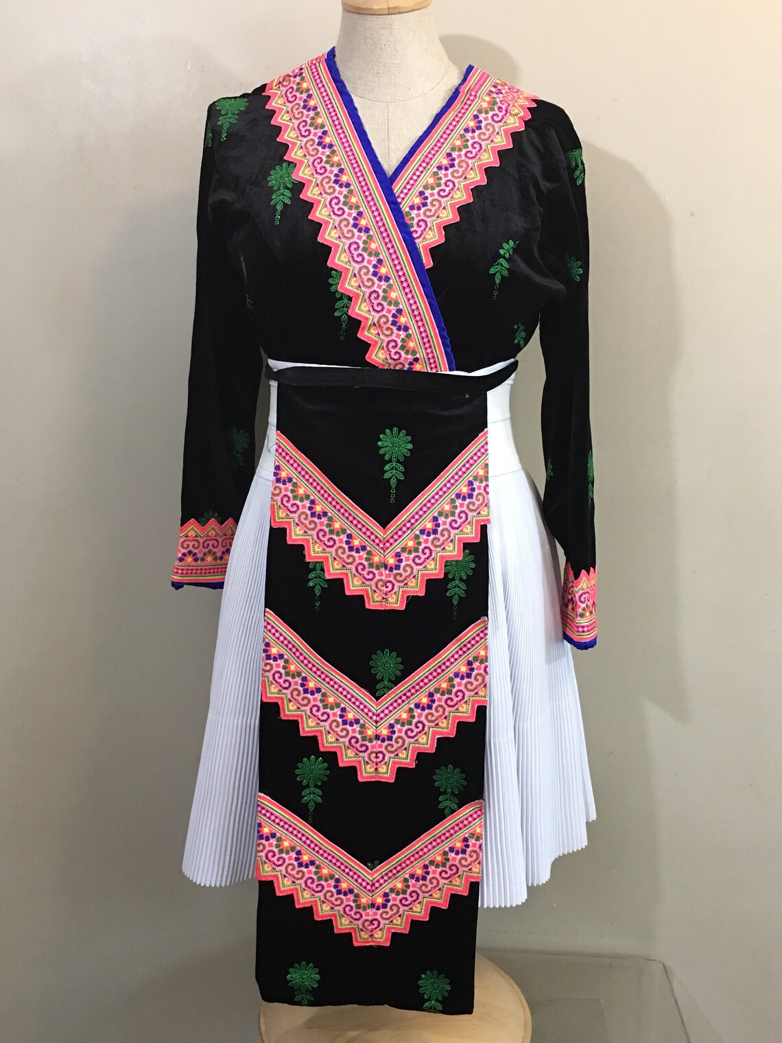Hmong Outfit Shirt and Sev Size 36 - Etsy