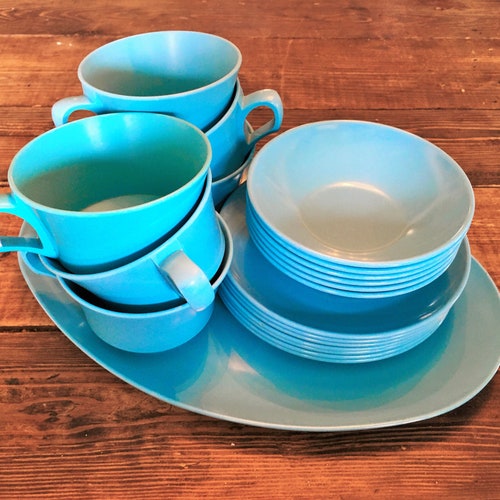 Midwinter Modern Melamine Picnic Ware A Selection of Plates | Etsy UK