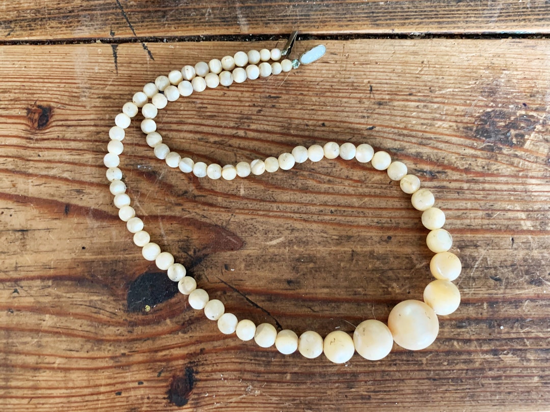 Antique 1900s -1920s Balamut Mother of Pearl Graduated Beaded Necklace ...