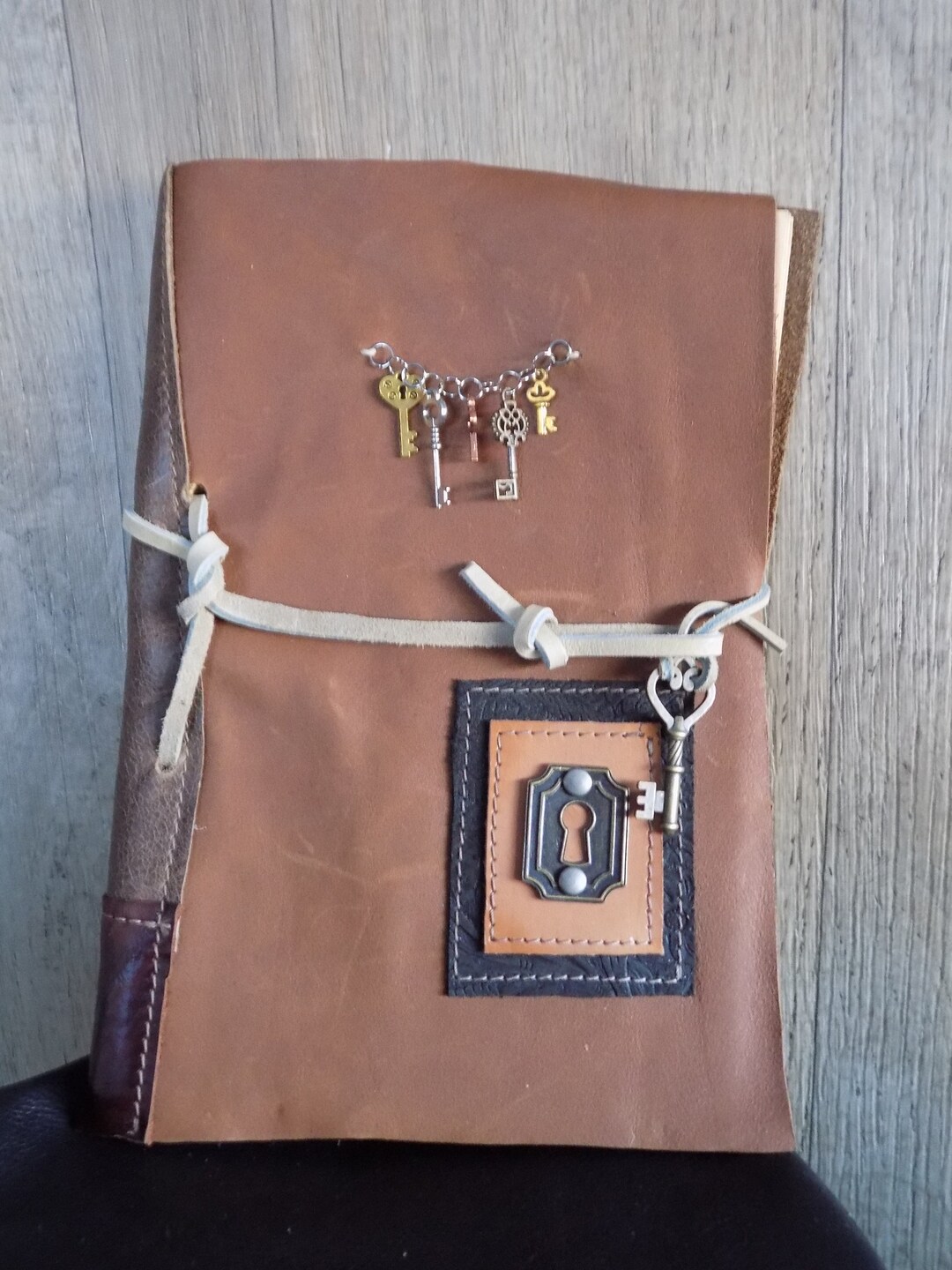 Tan Leather Covered Journal With Keys and a Keyhole Charm - Etsy