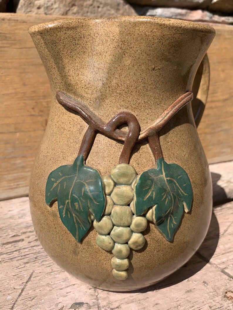 Steve Turpin 1997 7 1/2 Tan with Green Grape Vine | Etsy