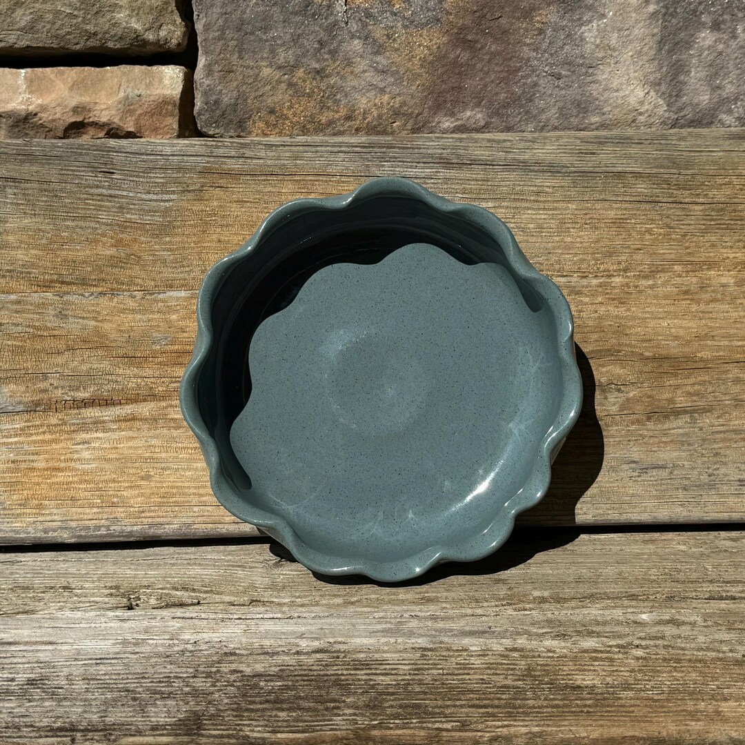 Bybee Pottery Kentucky Ruffled Rim Deep Pie Plate, Baking and Serving ...