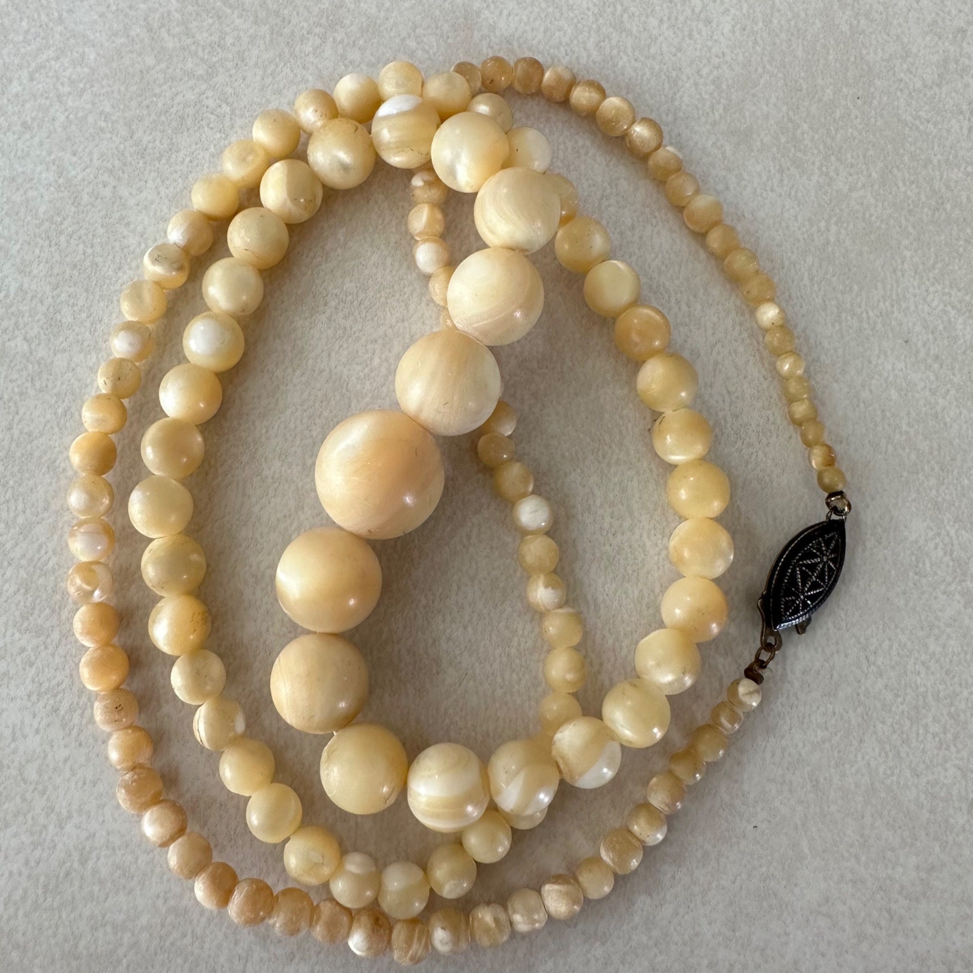 Antique 1900s 1920s Balamut Mother of Pearl Graduated Beaded Necklace ...