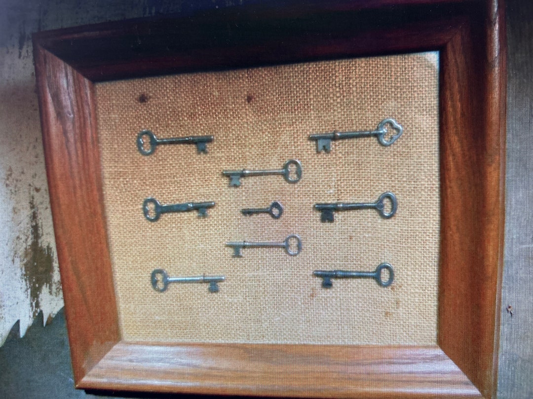 Antique Victorian Skeleton Key Display, Door Knob Lock Keys - Etsy