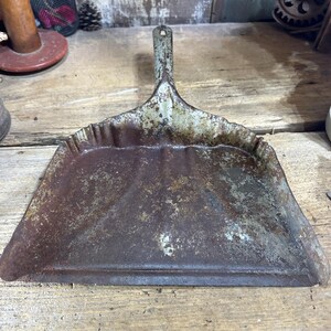 Vintage Farmhouse Metal Dust Pan, Straight From the Farm - Etsy