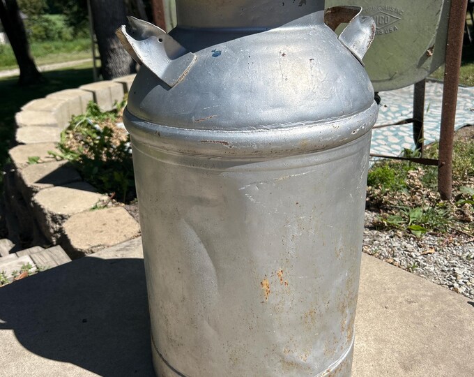 Vintage 10 Gallon Milk Can Syrup Bucket.... Farm Salvage. Garden ...