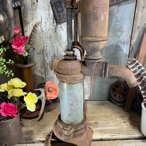 Vintage Well Pump.. Cistern Pump. ... Farm Salvage. Garden ,,red Jacket ...