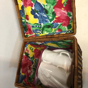 Vintage Range Rover. Vintage Picnic Basket .hey BOO BOO. How About a ...