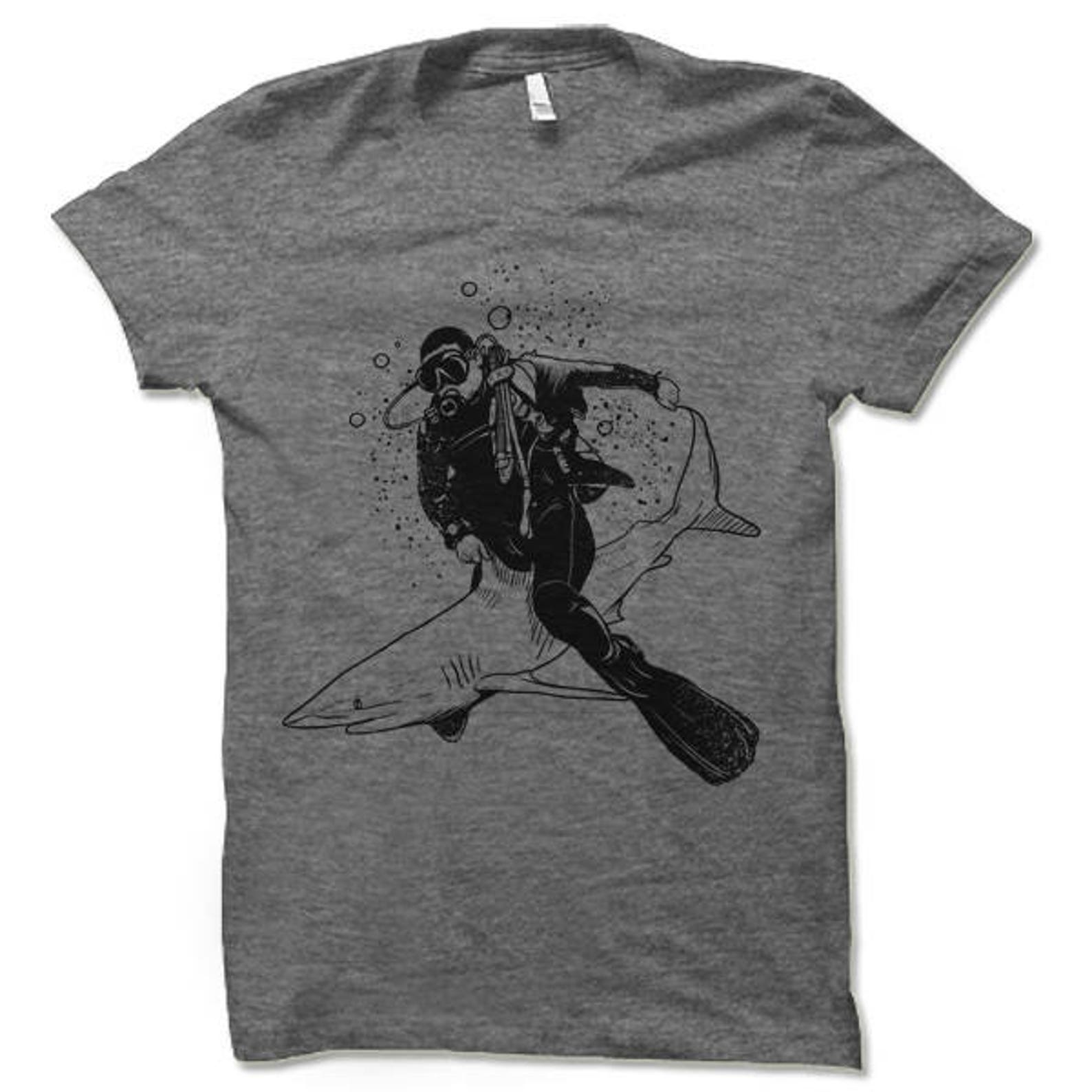 Scuba Diver T Shirt. Diver Gift. Shark Shirt. Scuba Diving Tee - Etsy