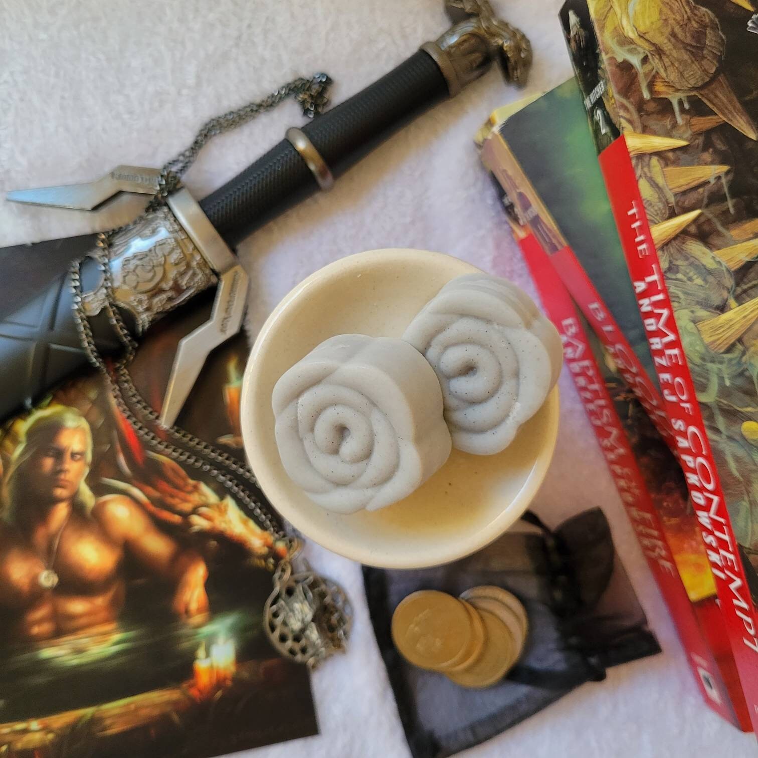 Home Décor Home & Living Mare Shimmering Soy Wax Melt Roach Geralt of ...