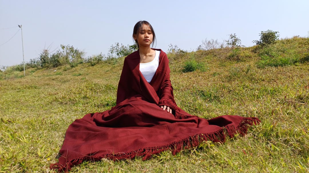 TARA Handwoven Burgundy Pure Himalayan Sheep Wool Buddhist Monk ...