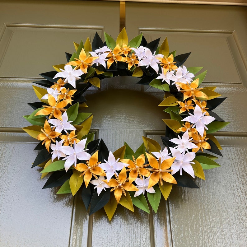 Origami Wreath With Paper Star Flowers, Handmade Holiday Wreath ...