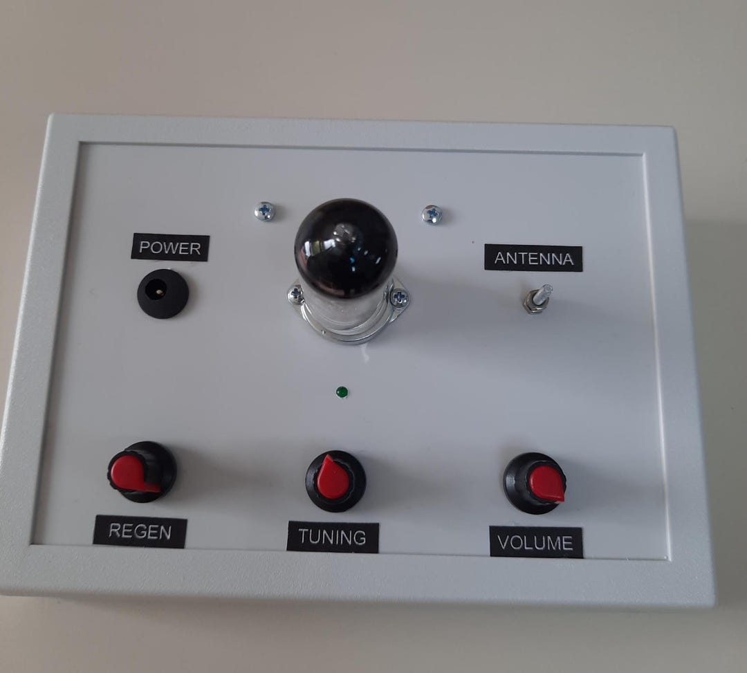 An ECH81 Tube Handmade High Performance Shortwave 6 Volts Regen Radio ...