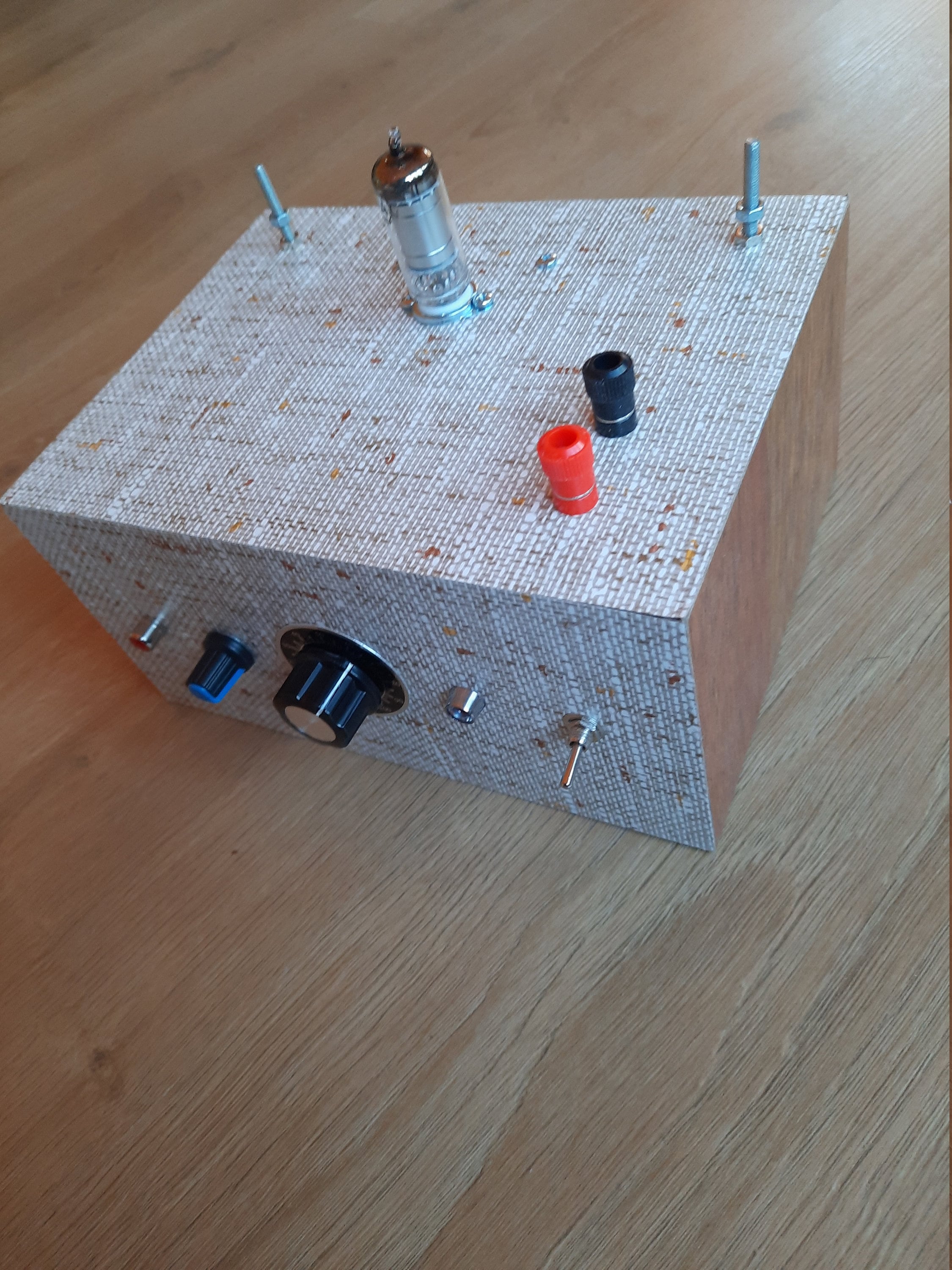 A 1000 KHz Crystal Controlled 200 Miliwatts 6BE6 One Tube AM | Etsy