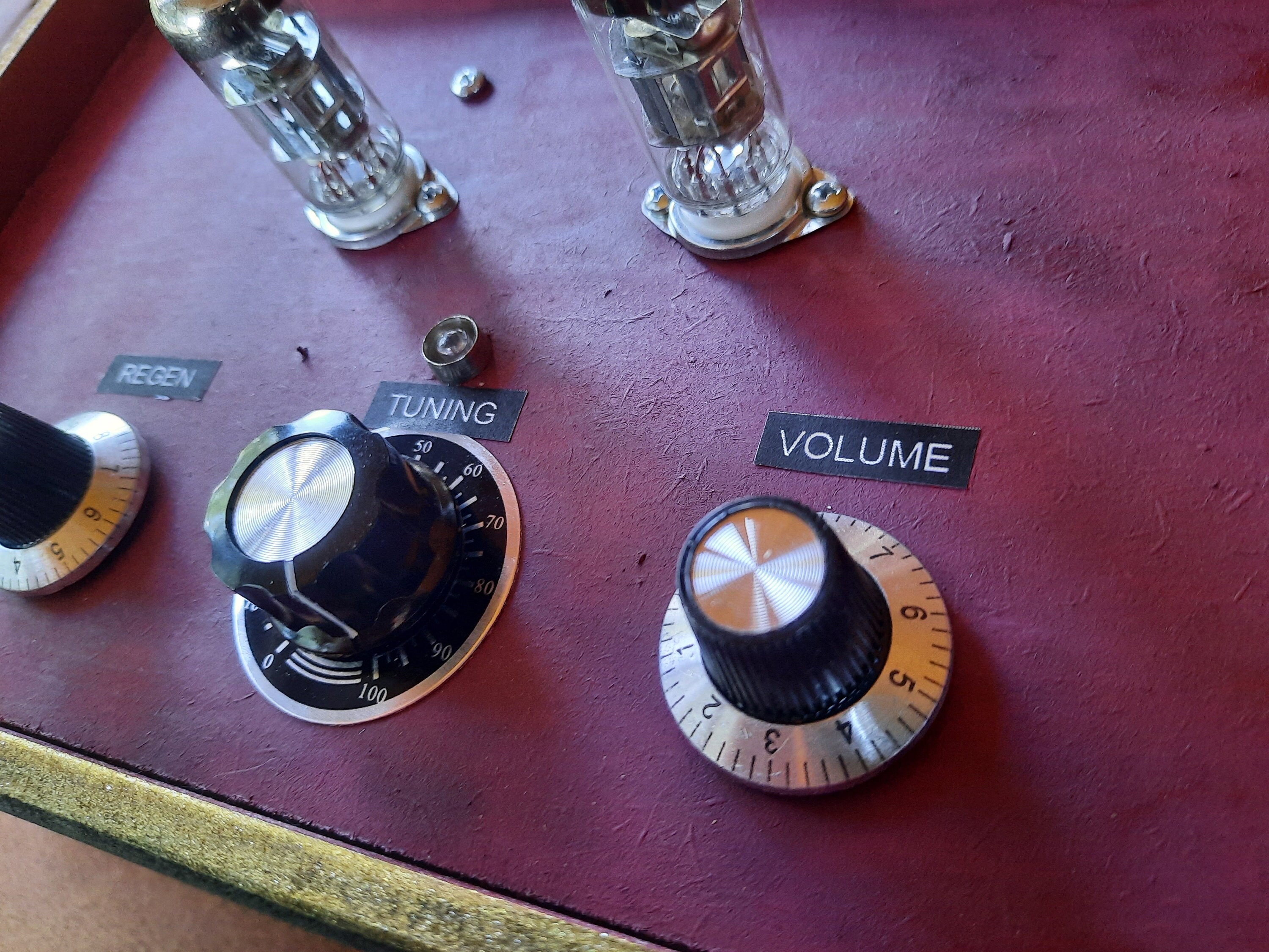 A Great Handmade Super High Performance 12 Volts Shortwave Regen Radio ...