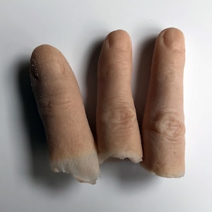 1 Severed Gelatine Finger Prosthetic Prop. Perfect for TV, Film, Stage ...