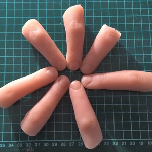 1 Severed Gelatine Finger Prosthetic Prop. Perfect for TV, Film, Stage ...
