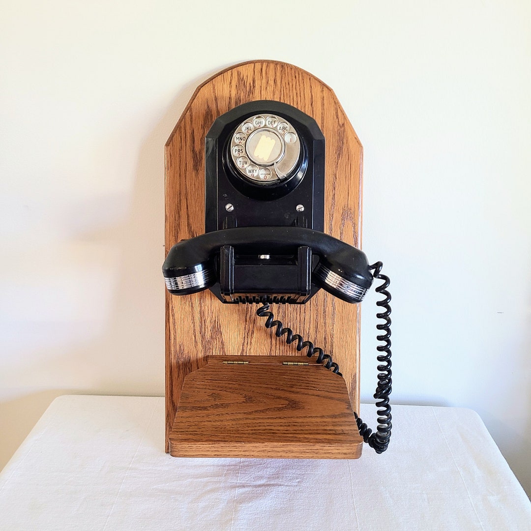 1940s 'jukebox' Bakelite AE50 Rotary Telephone, Mounted on Oak Backing ...