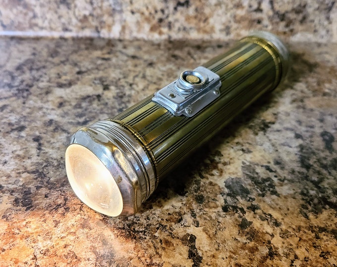 Antique Eveready Daylo Walleye Lens Flashlight, Case No.2604, Works! - Etsy