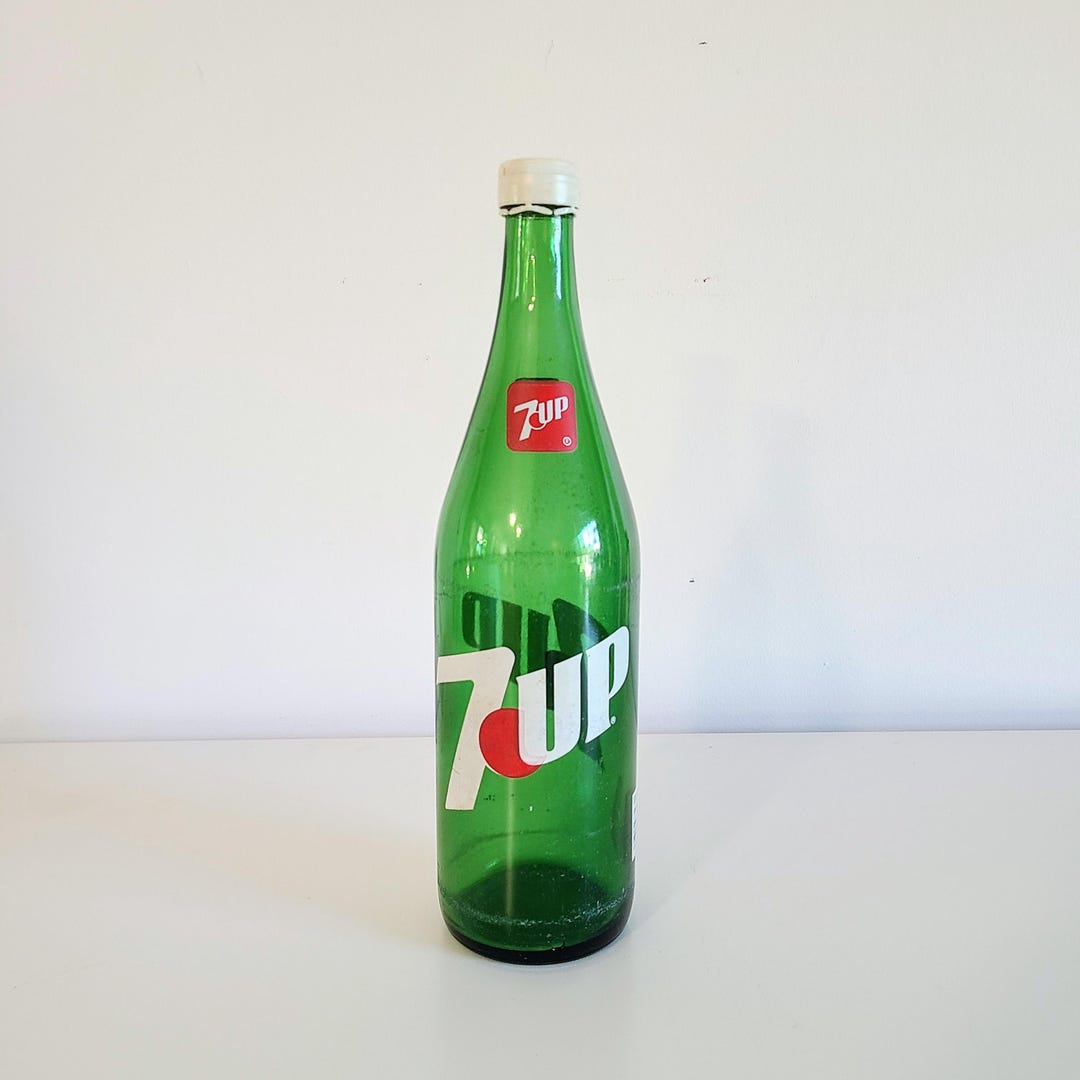 Vintage 1980s 7-UP Glass Pop Bottle, With Original Plastic Cap, 24 ...