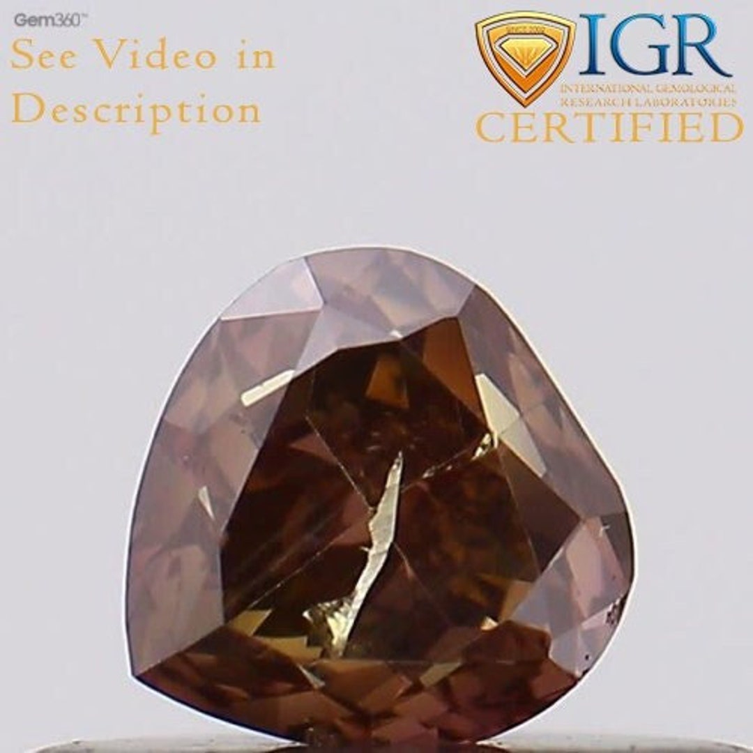 0.29 Cts. CERTIFIED Modified Pear Cut SI3 Vivid Pinkish Purple Color ...