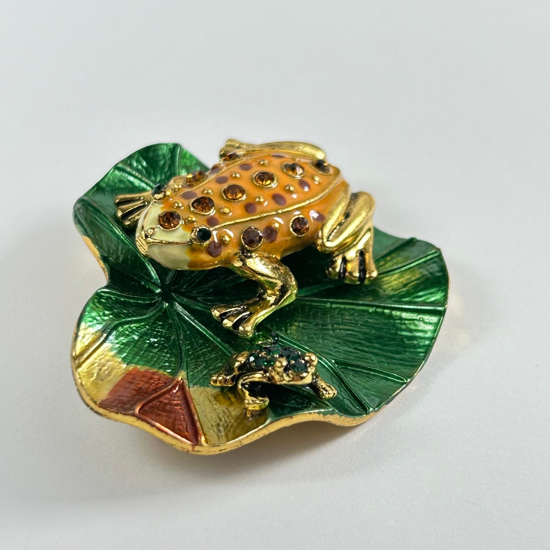 Charming Green Frogs Water Lily Enamel Brooch Pin - Whimsical Vintage ...