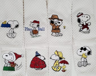 Peanuts Holiday Season Snoopy Kitchen Set - Etsy