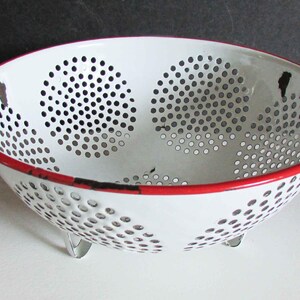 Choice Vintage Red and White Enamelware Kitchen Primitive Colander ...