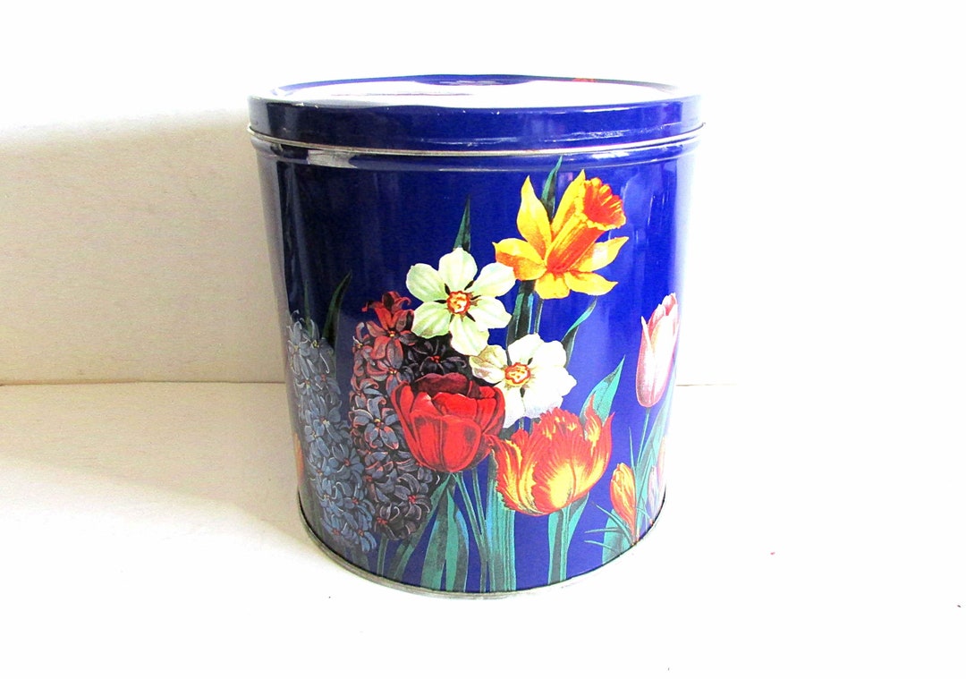 Deep Blue Metal Tin with Floral Artwork from The Wood River - Etsy.de