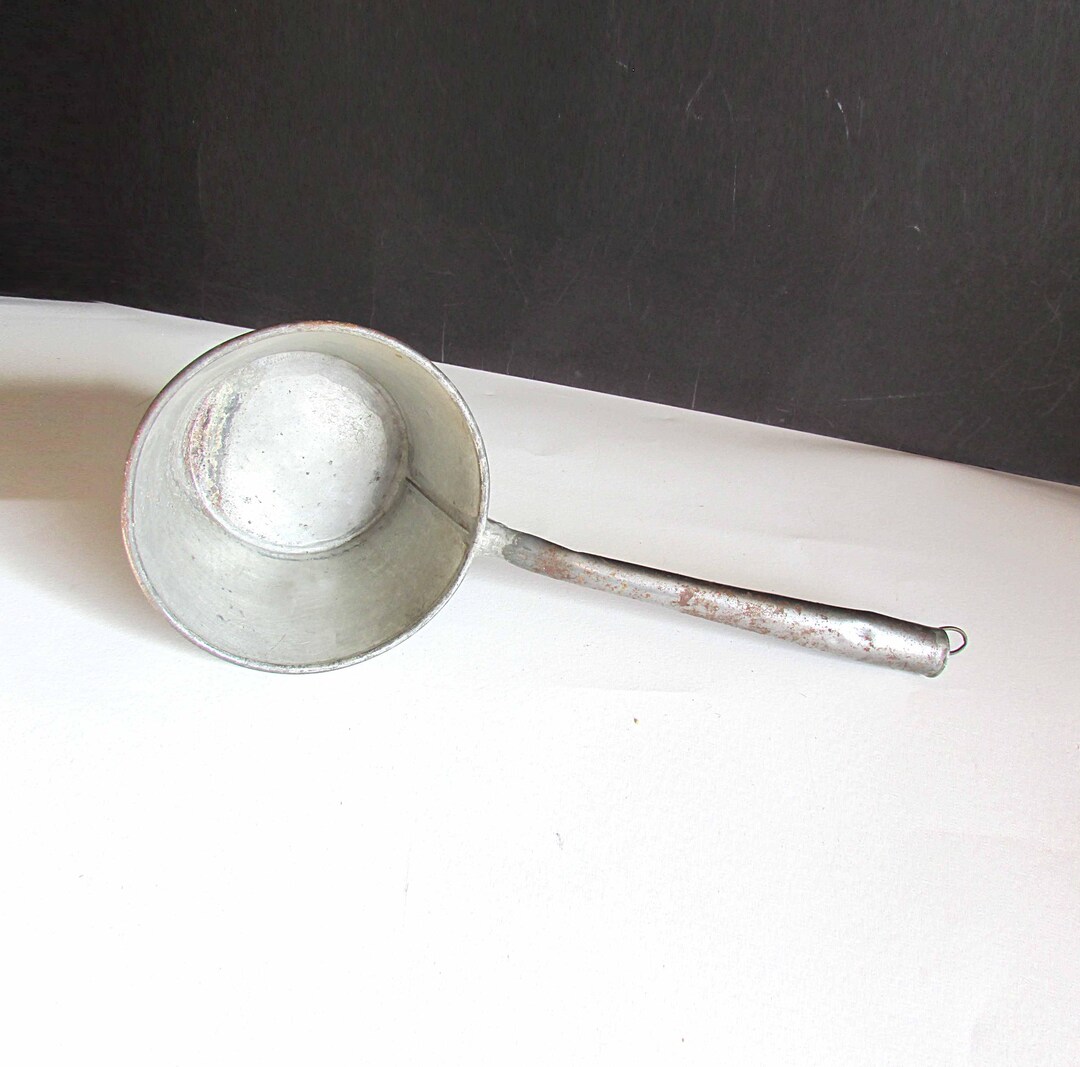 Vintage 1940s, Long Handled Water Dipper Ladle, Tin, 15 Inches Long ...