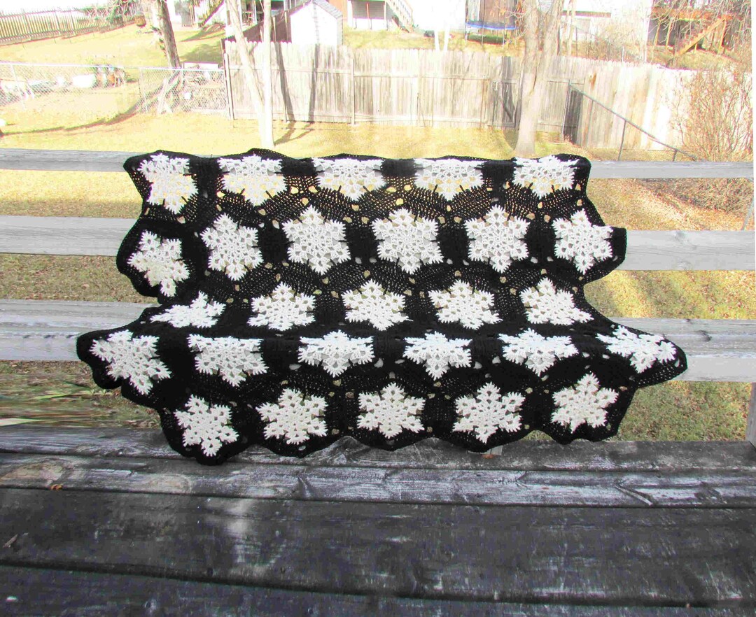 Handmade Black & Beige Snowflakes Afghan Throw 80x52" Old Style ...