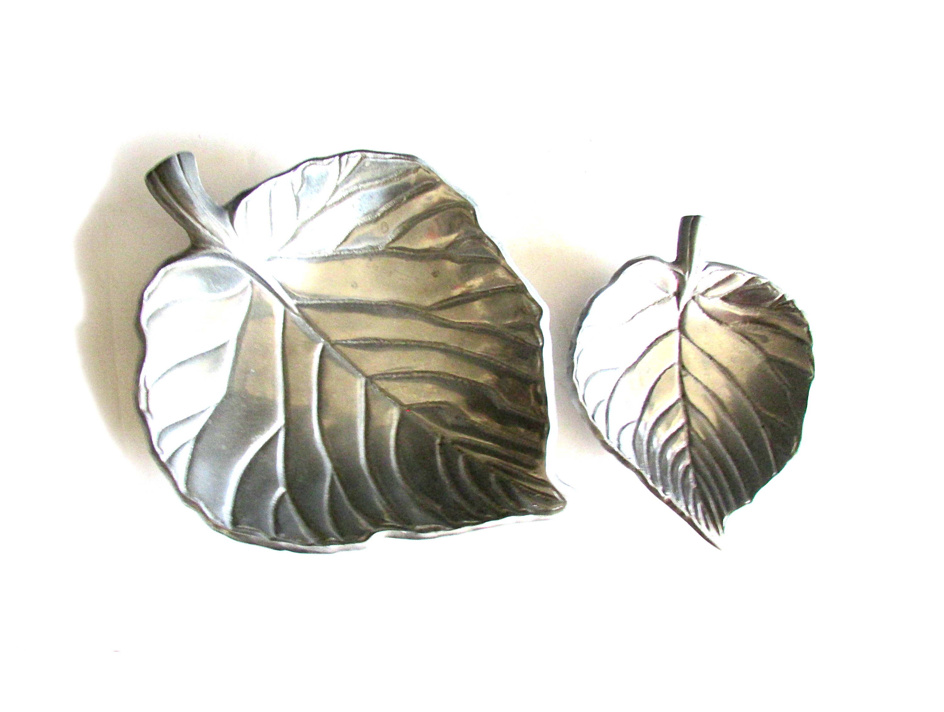 2 Cast Metal Leaf Design Nesting Plates Serving Trays - Etsy
