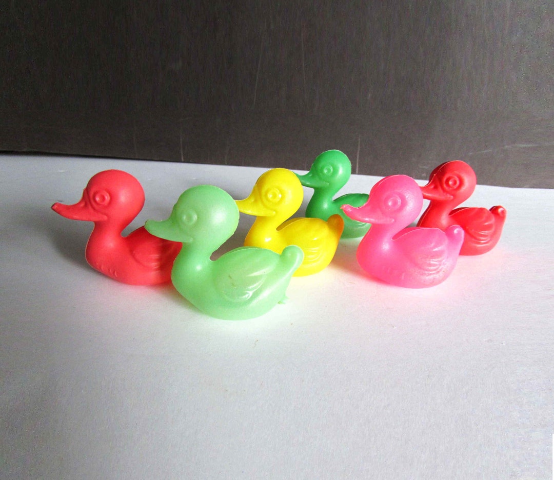 6 Vintage Plastic Toy Ducklings - Easter Spring Bathing SUV 2.5x2" Tall ...
