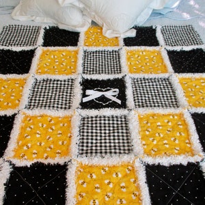 Bumble Bee Rag Quilt / Handmade Baby Rag Quilt / Child Rag Quilt / Lap ...