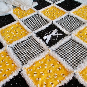 Bumble Bee Rag Quilt / Handmade Baby Rag Quilt / Child Rag Quilt / Lap ...